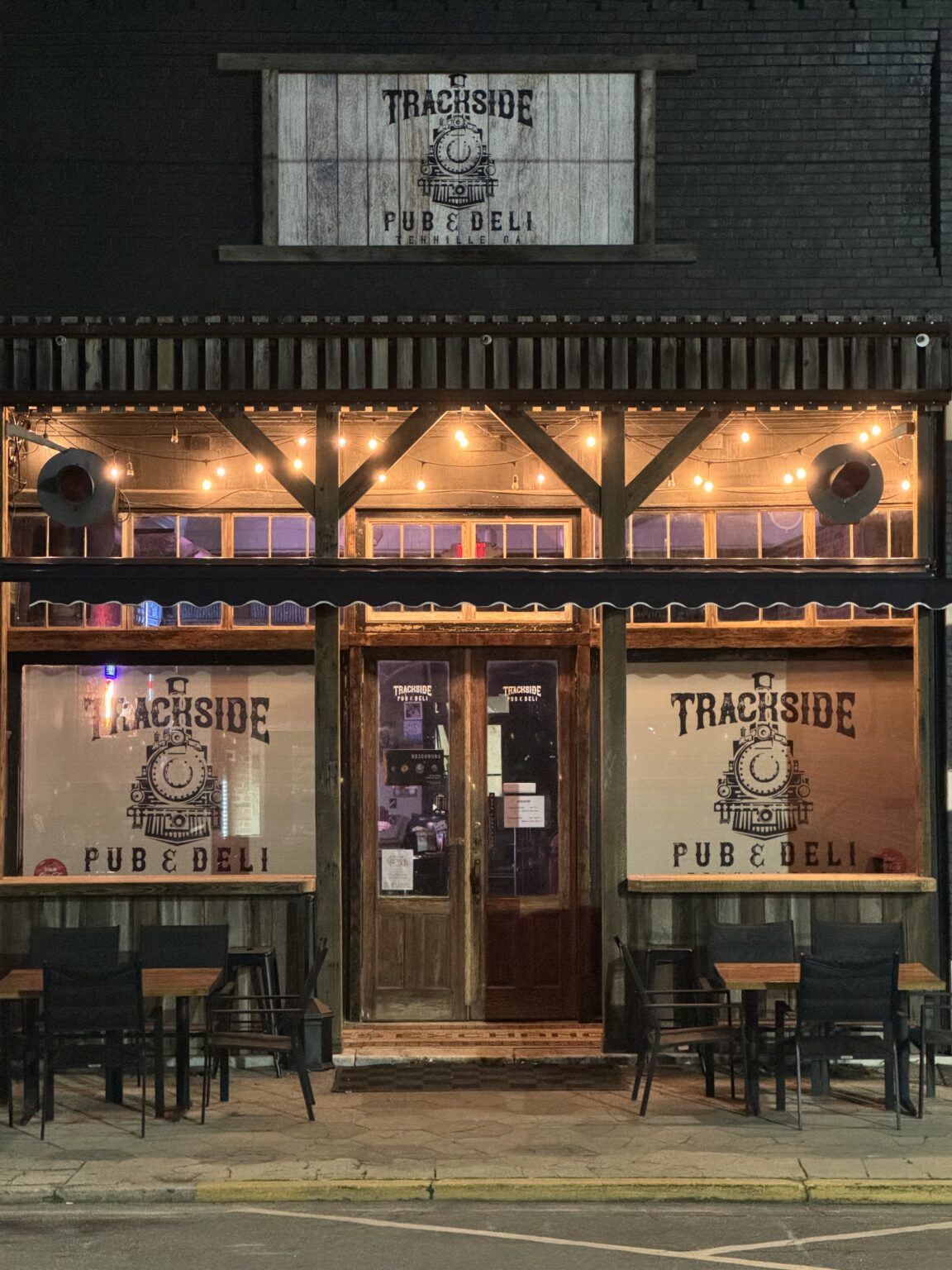 Trackside Pub & Deli – Trackside Pub & Deli